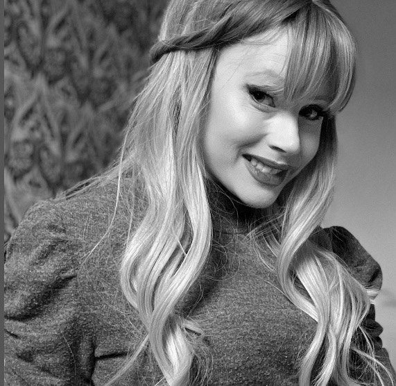 Harleigh Beck – Two Daisy Media